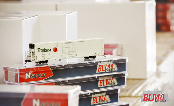 BLMA N Scale TPIX Tropicana 64' Reefer Car 3306 NEW 15720 | Jason's ...